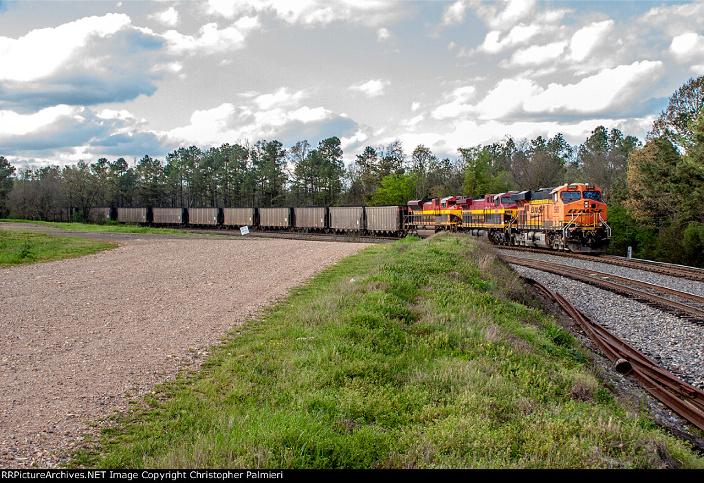 BNSF 5909 Leads KCS CKCSH24